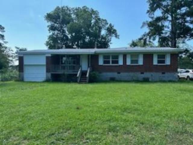 3 Br, 1 bath, Single Family 304 Loop Rd