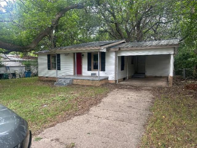 3 Br, 1 bath, Single Family 305 Bowers St