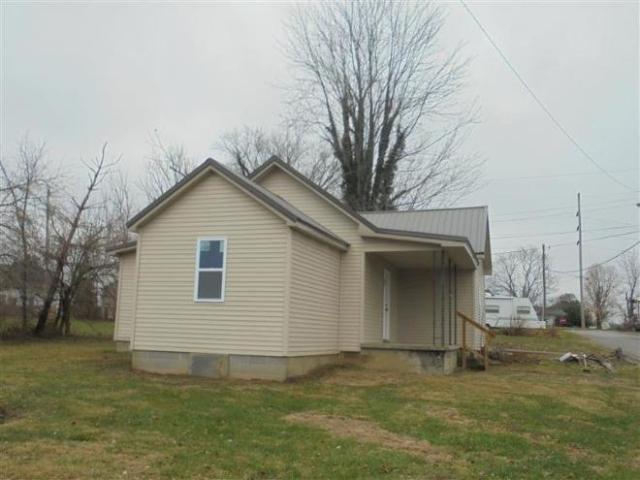 3 Br, 1 bath, Single Family 30 Kelly Dr