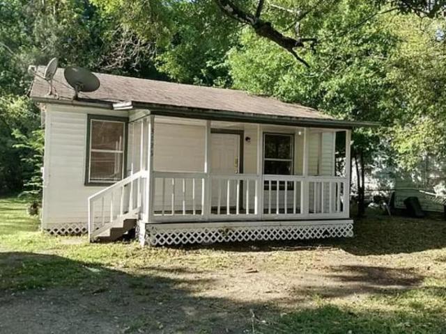 3 Br, 1 bath, Single Family 3126 Columbus Ave