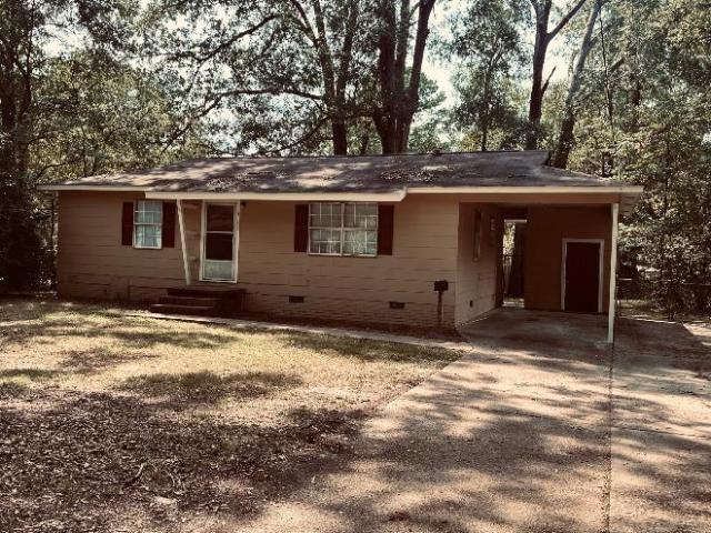 3 Br, 1 bath, Single Family 3145 Woodview Dr