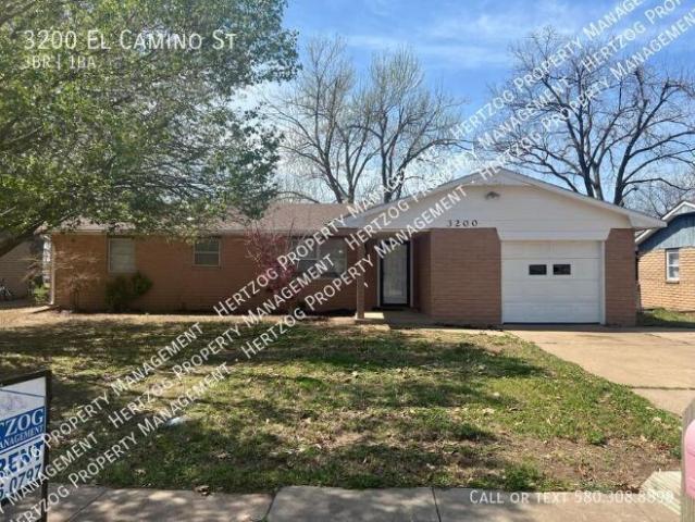 3 Br, 1 bath, Single Family 3200 El Camino St