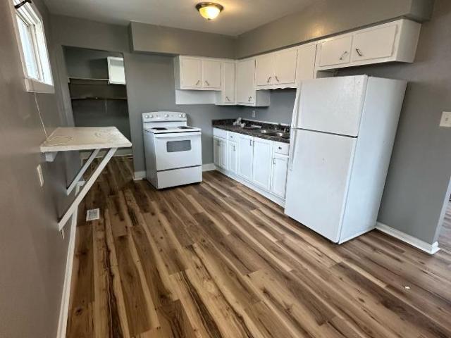 3 Br, 1 bath, Single Family 3330 Laurel St