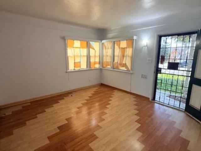 3 Br, 1 bath, Single Family 4401 E 52nd St
