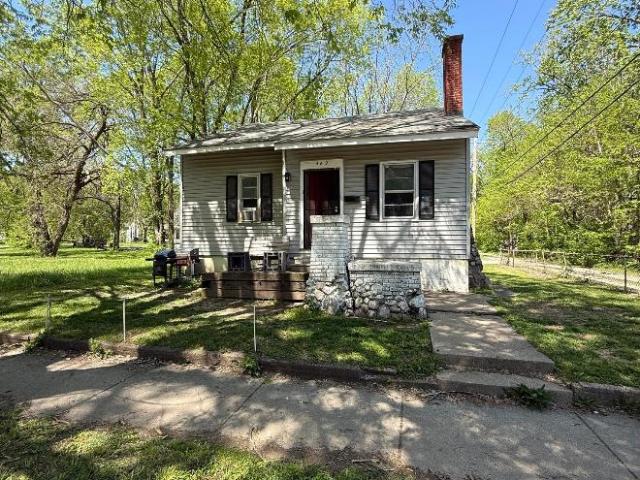 3 Br, 1 bath, Single Family 462 W Leafland Ave