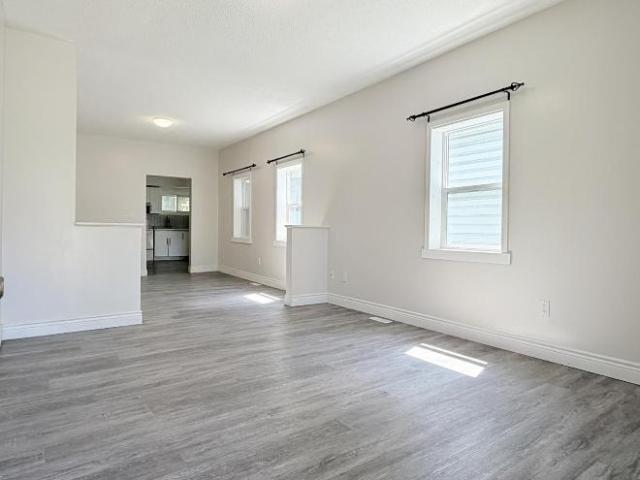 3 Br, 1 bath, Single Family 476 Aylmer Ave