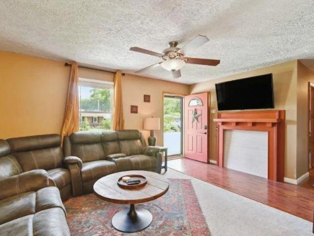3 Br, 1 bath, Single Family 4012 Frisse Ave