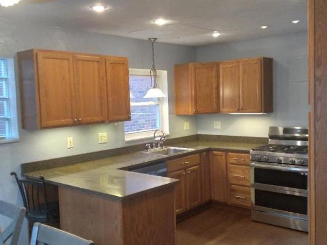 3 Br, 1 bath, Single Family 406 Elizabeth St