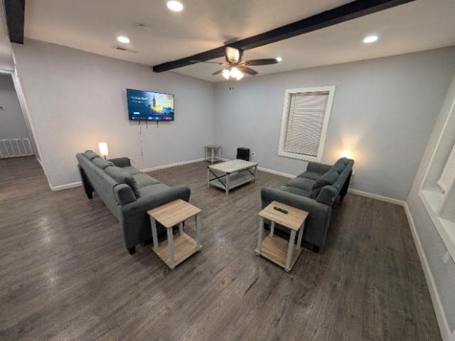 3 Br, 1 bath, Single Family 406 Goliad St