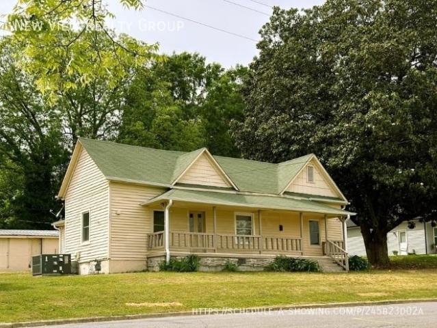 3 Br, 1 bath, Single Family 408 S 12th St