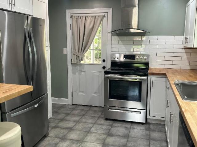 3 Br, 1 bath, Single Family 410 E Dayton Ave