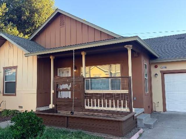 3 Br, 1 bath, Single Family 412 N Cloverdale Blvd