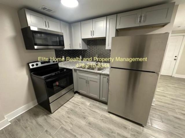3 Br, 1 bath, Single Family 4207 Worsham Avenue