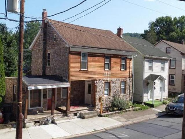 3 Br, 1 bath, Single Family 42 E Wyomissing Ave