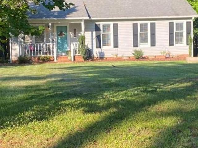 3 Br, 1 bath, Single Family 5407 Golden Needle Dr