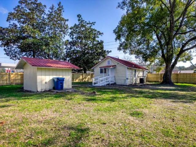 3 Br, 1 bath, Single Family 541 New Berlin Rd