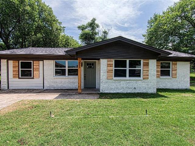 3 Br, 1 bath, Single Family 551 E Burks St