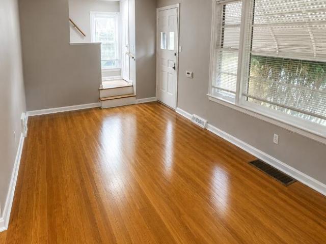 3 Br, 1 bath, Single Family 5635 South Blvd