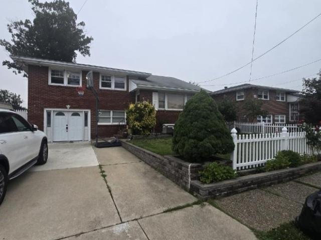 3 Br, 1 bath, Single Family 5917 Roosevelt