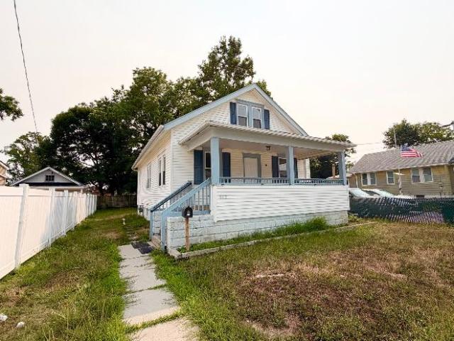3 Br, 1 bath, Single Family 517 Brad St