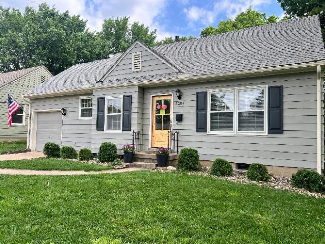 3 Br, 1 bath, Single Family 5204 W 49th Ter