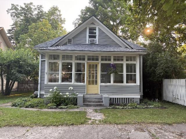 3 Br, 1 bath, Single Family 520 3rd Ave E