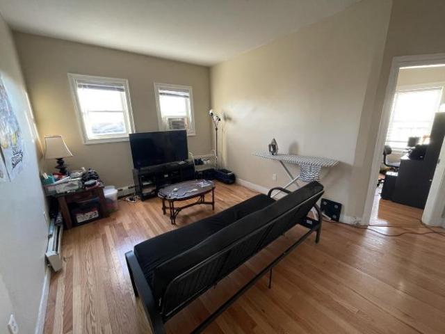 3 Br, 1 bath, Single Family 52 Dennis