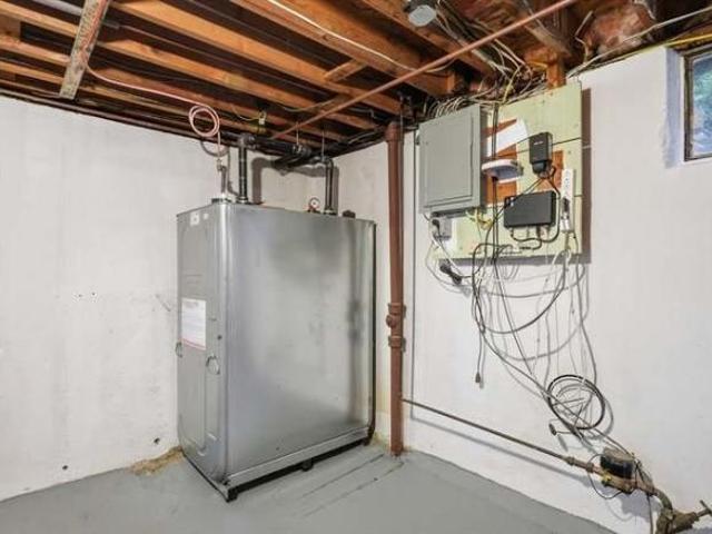 3 Br, 1 bath, Single Family 5 Antrim Rd
