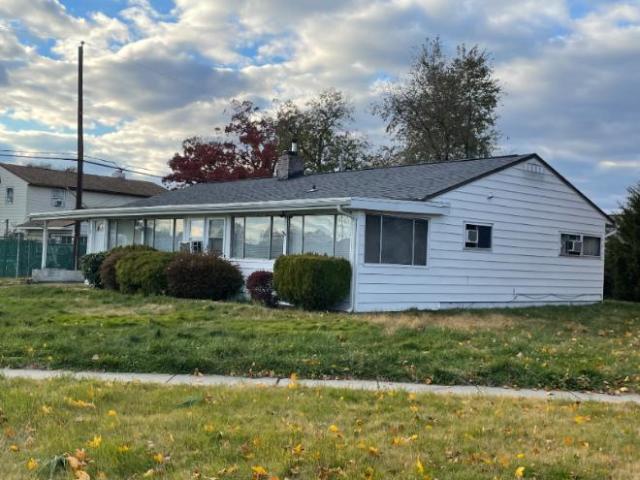 3 Br, 1 bath, Single Family 5 Serpentine Lane