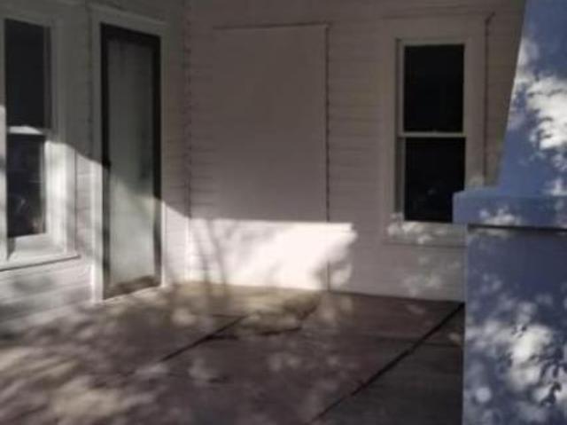 3 Br, 1 bath, Single Family 641 N Broaway Ave