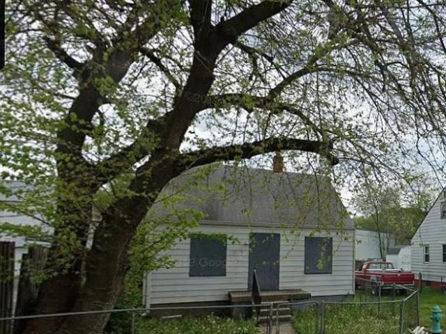 3 Br, 1 bath, Single Family 655 N Alton Avenue