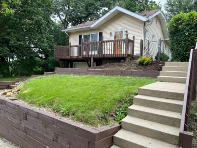 3 Br, 1 bath, Single Family 673 Harrison Ave