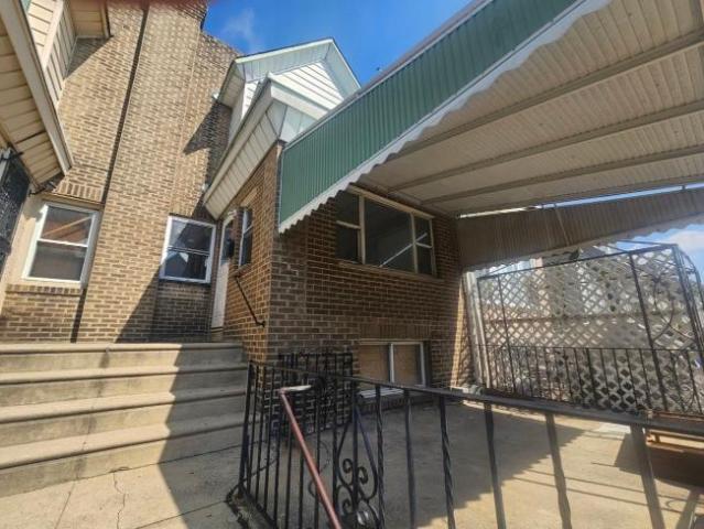 3 Br, 1 bath, Single Family 6737 Guyer Ave