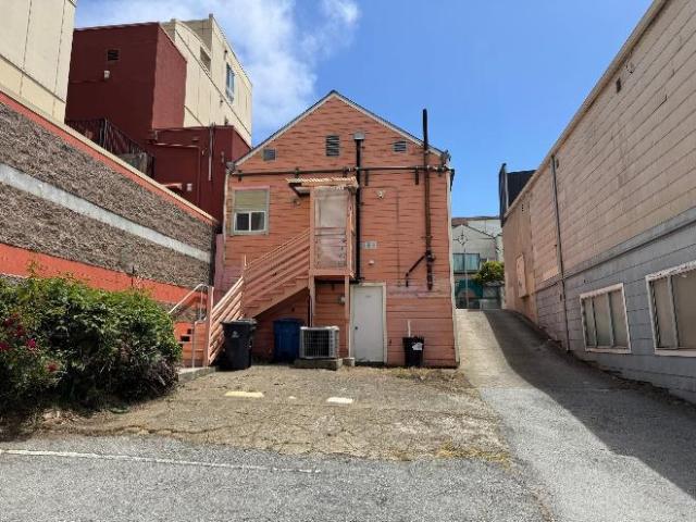 3 Br, 1 bath, Single Family 6740 Mission Street