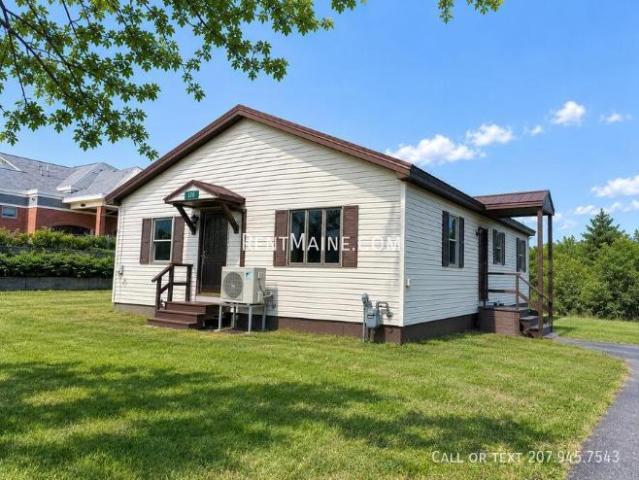 3 Br, 1 bath, Single Family 676 College Ave