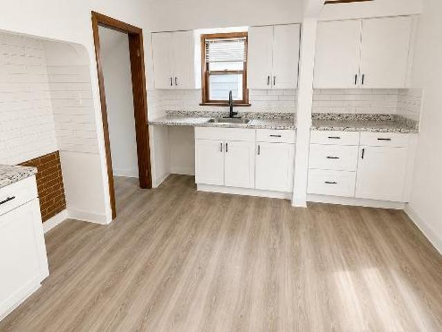 3 Br, 1 bath, Single Family 6124 Traymore Ave