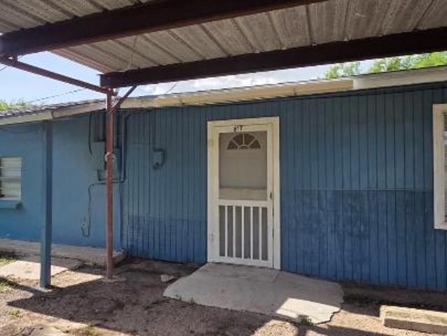 3 Br, 1 bath, Single Family 617 E Expressway 83
