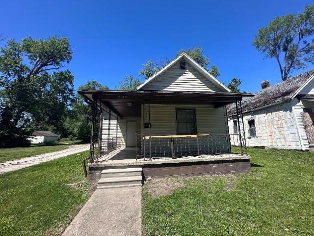 3 Br, 1 bath, Single Family 614 Chandler
