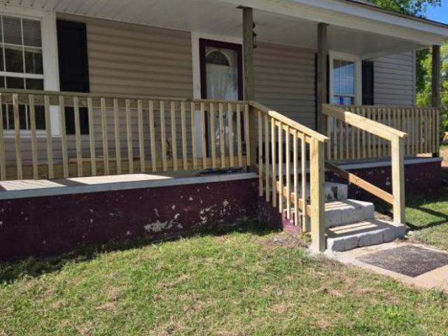 3 Br, 1 bath, Single Family 633 Irving Ave