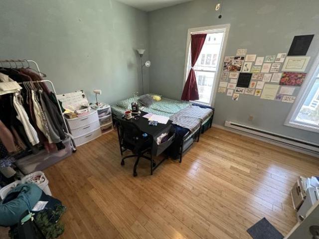 3 Br, 1 bath, Single Family 74 Mozart St