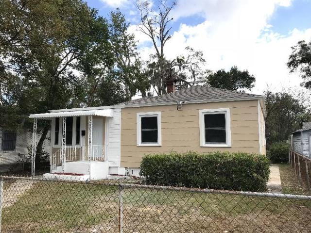 3 Br, 1 bath, Single Family 7525 Oakwood St