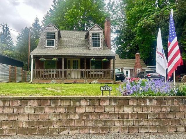 3 Br, 1 bath, Single Family 7870 SW West Slope Dr
