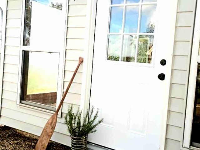 3 Br, 1 bath, Single Family 7937 Spring Creek Dr