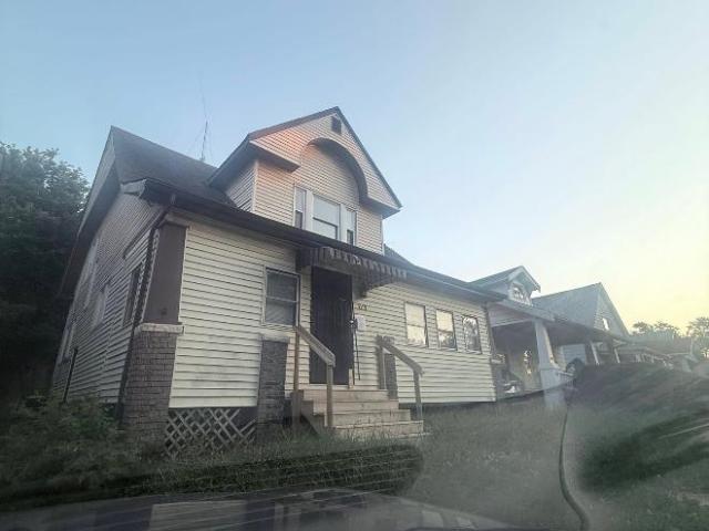 3 Br, 1 bath, Single Family 715 W Cushing St