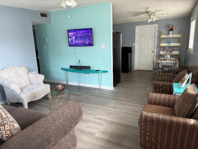 3 Br, 1 bath, Single Family 8696 93rd Ave N