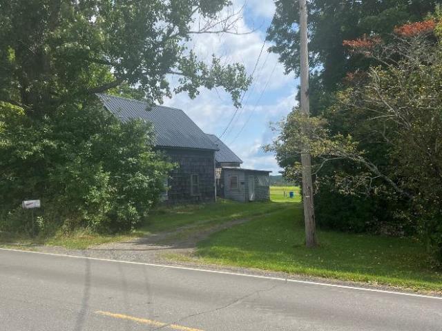 3 Br, 1 bath, Single Family 871 Madawaska Rd