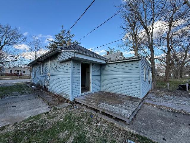 3 Br, 1 bath, Single Family 803 E Whitmer St