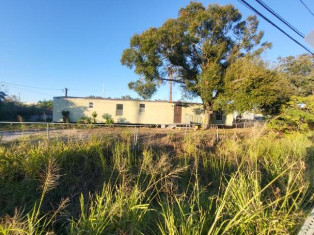 3 Br, 1 bath, Single Family 8010 E Braodway Ave