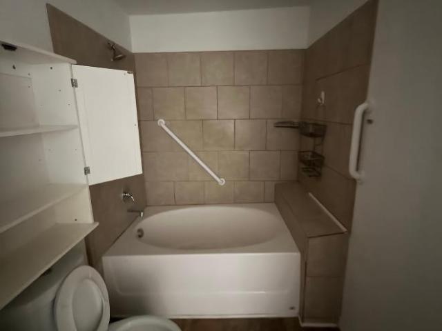 3 Br, 1 bath, Single Family 807 S College Ave