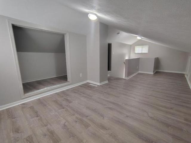 3 Br, 1 bath, Single Family 804 Irving Ave